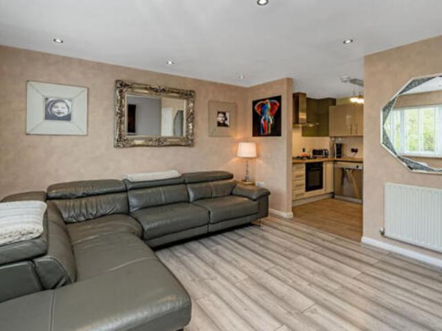 1 bedroom flat for sale in Jackson Close, Slough, SL3 7FP, SL3