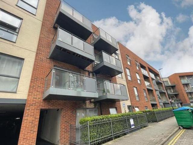 1 Bedroom Flat For Sale In John Thornycroft Road