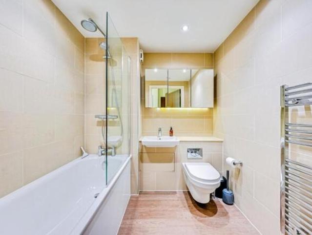 1 bedroom flat for sale in Jupp Road West, London, E15