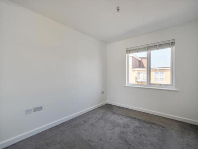 1 bedroom flat for sale in Kennet Island, Berkshire, RG2