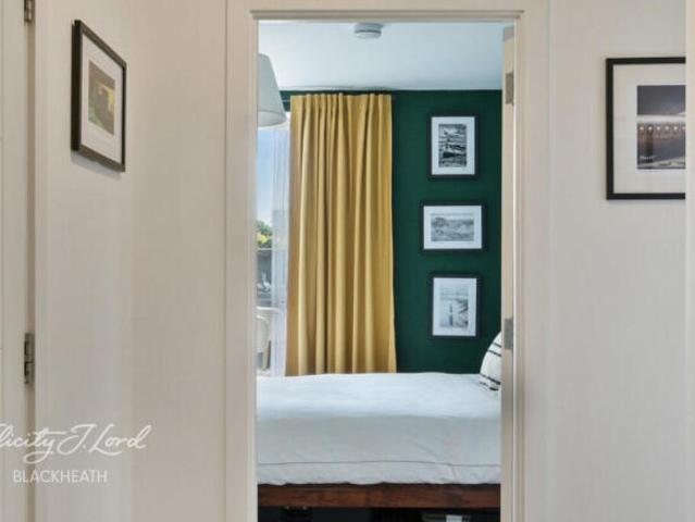 1 bedroom flat for sale in Kerslake Mews, Woolwich, SE18