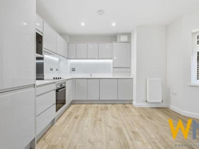 1 bedroom flat for sale in Kestrel Close, Brentwood, CM15