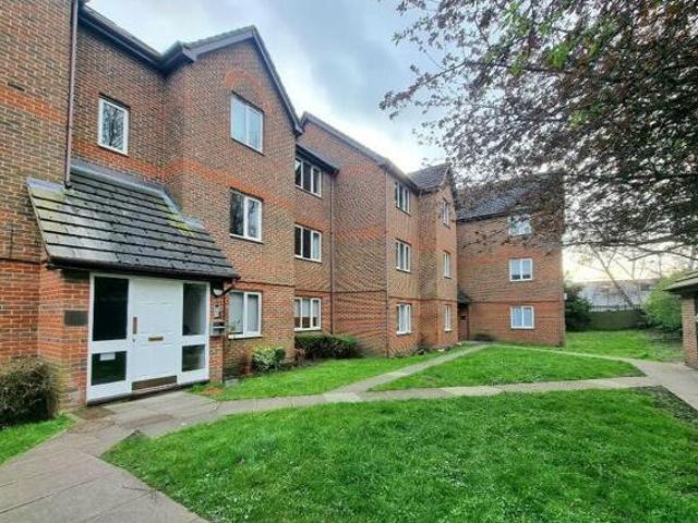 1 Bedroom Flat For Sale In Kingston Upon Thames, Surrey