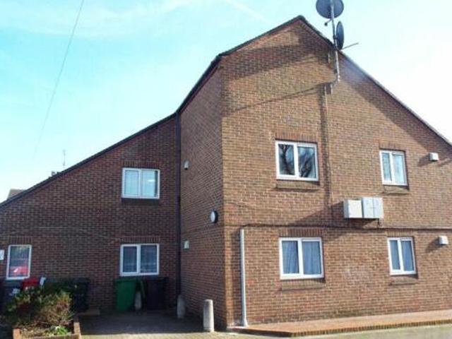 1 Bedroom Flat For Sale In Langley, Berkshire