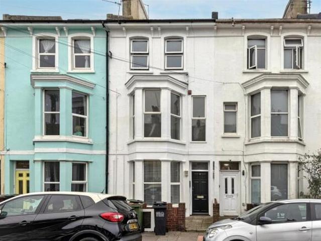 1 bedroom flat for sale in Langney Road, Eastbourne, BN21