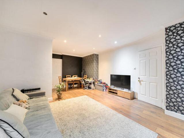 1 bedroom flat for sale in Lady Booth Road, Kingston Upon Thames, KT1