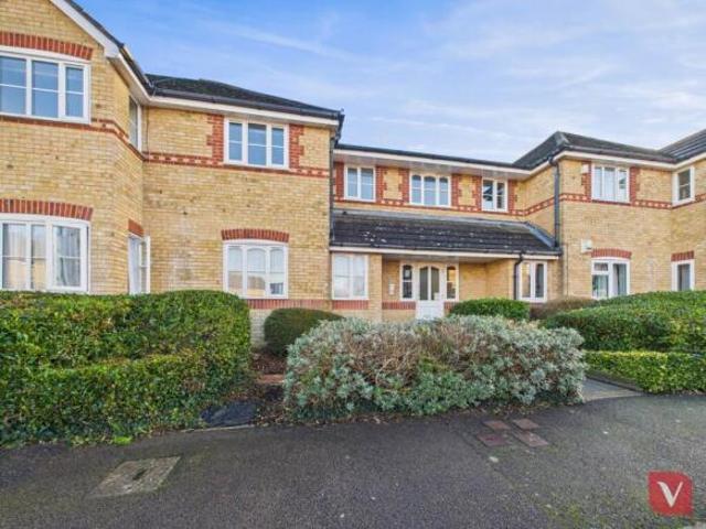1 bedroom flat for sale in Larkspur Gardens, Luton, LU4