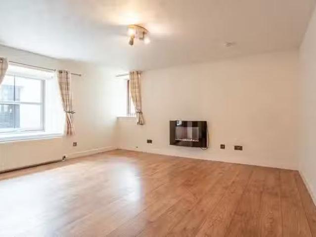1 Bedroom Flat For Sale In Leopold Place, Dingwall, IV15