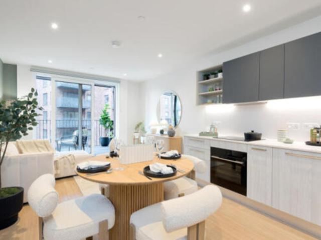 1 bedroom flat for sale in Leven Road E14, London, E14 0YH, E14