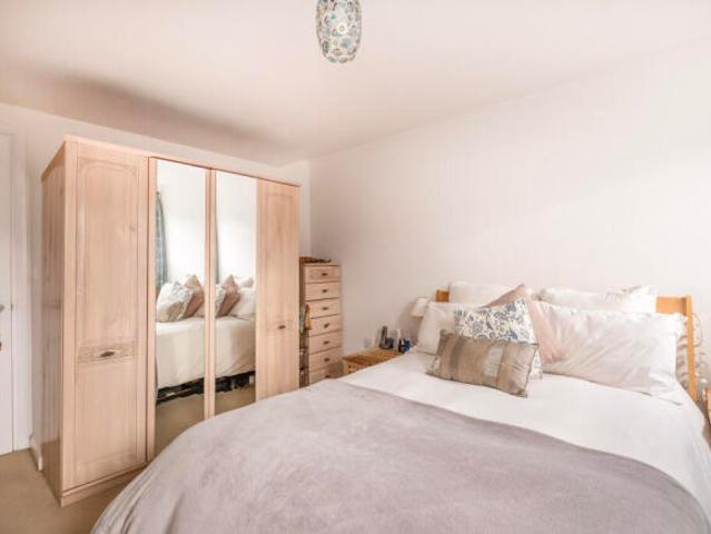 1 bedroom flat for sale in Lillie Road, London, SW6