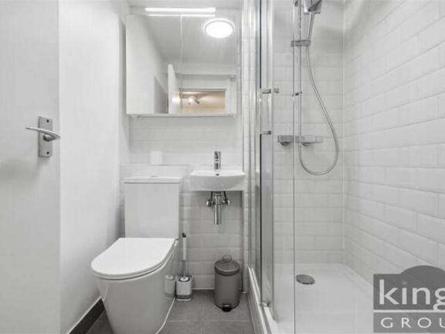 1 bedroom flat for sale in Lomond Close, London, N15