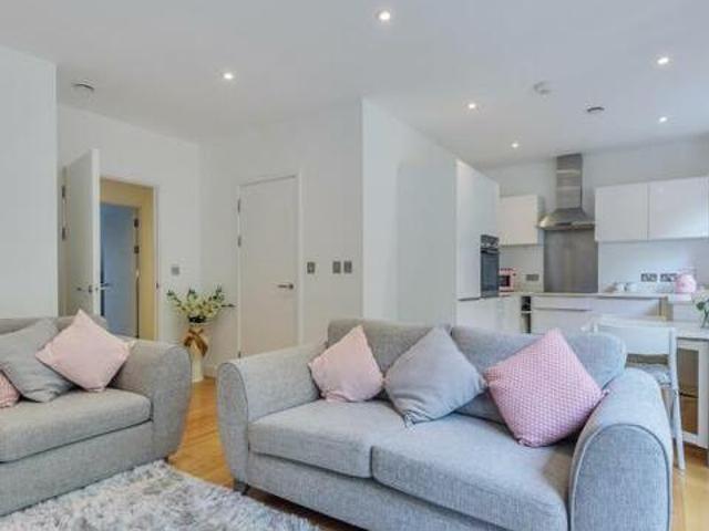 1 Bedroom Flat For Sale In London