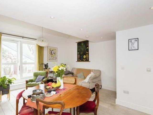 1 Bedroom Flat For Sale In London