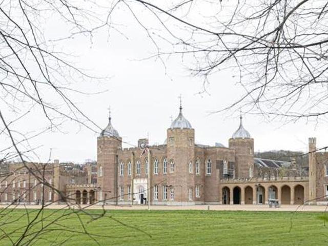 1 Bedroom Flat For Sale In London