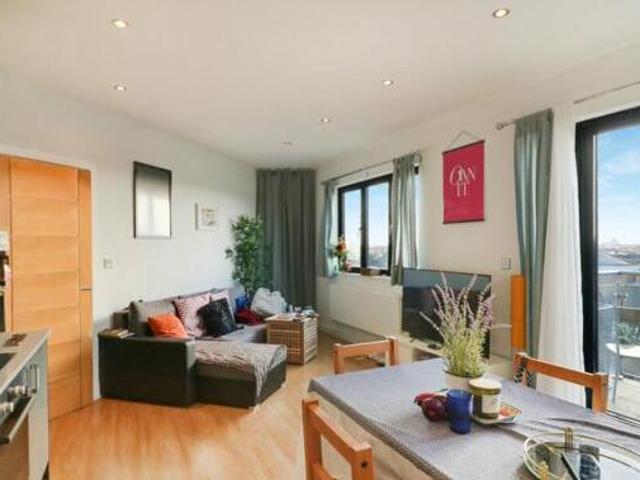 1 Bedroom Flat For Sale In London