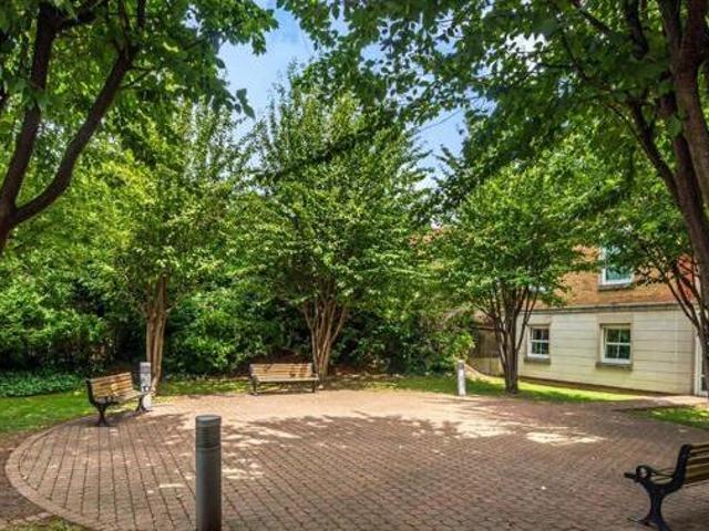 1 Bedroom Flat For Sale In London