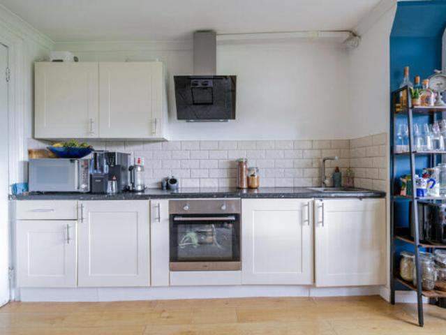 1 bedroom flat for sale in London Road, Guildford, Surrey, GU1