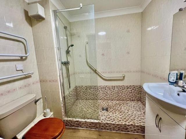 1 bedroom flat for sale in Long Lane, Upton, CH2