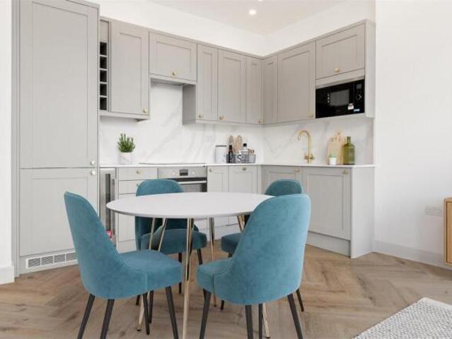 1 bedroom flat for sale in Longfield Street, London, SW18