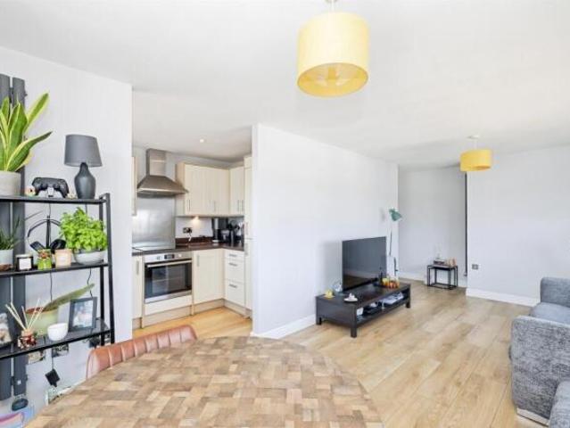 1 bedroom flat for sale in Lord Street, Watford, WD17