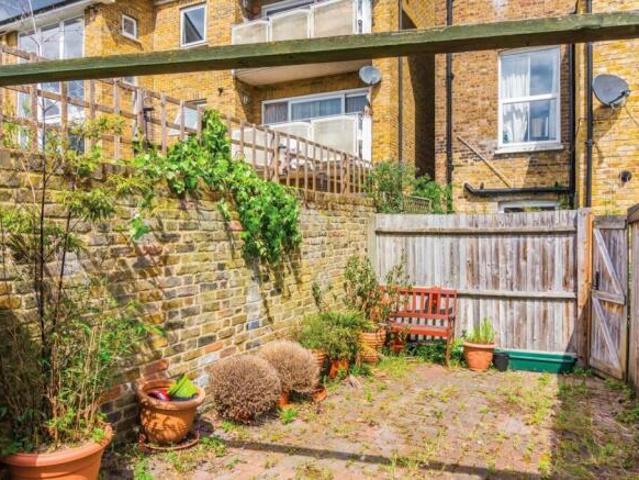 1 bedroom flat for sale in Loughborough Road, SW9