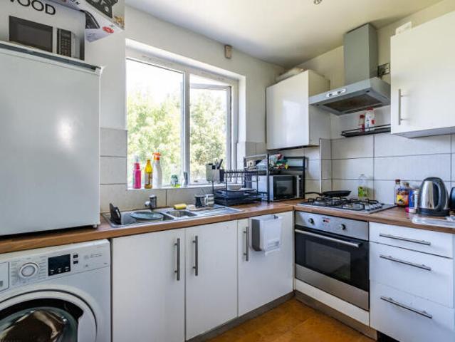1 bedroom flat for sale in Loveridge Road, London, NW6