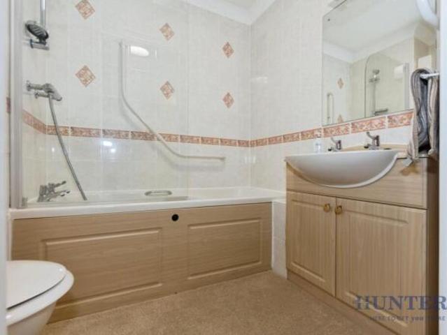 1 bedroom flat for sale in Lugtrout lane, B91