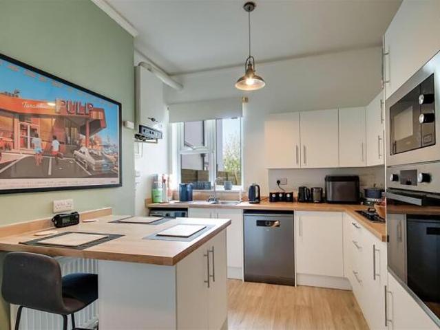 1 bedroom flat for sale in Lyndhurst Road, Worthing, BN11