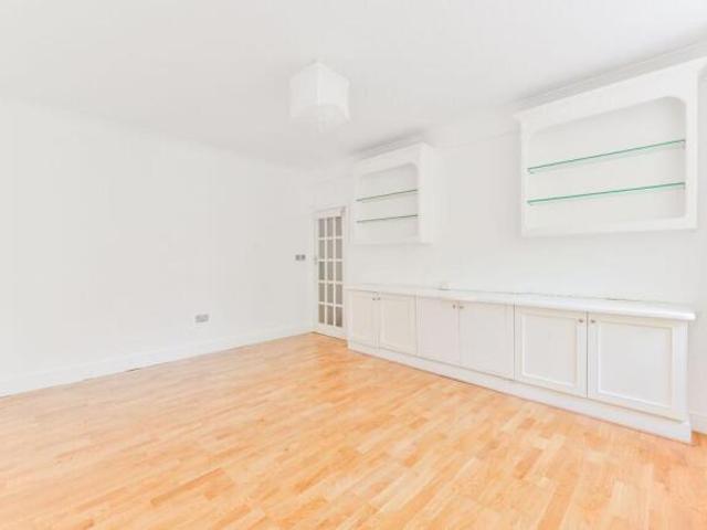 1 bedroom flat for sale in Maida Vale, London, W9