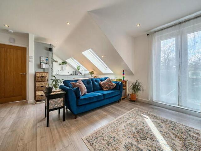 1 bedroom flat for sale in Maple House, Reading Road, Chineham, RG24