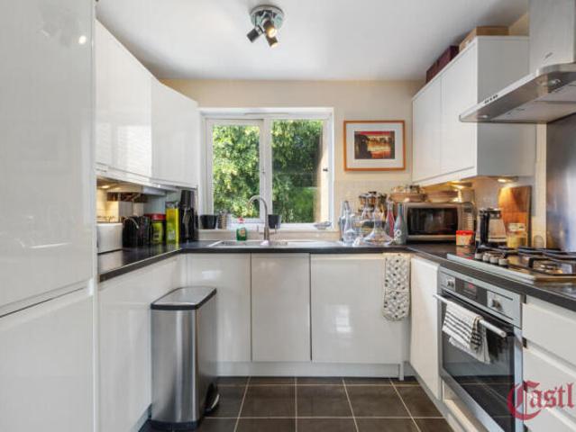1 bedroom flat for sale in Marbleford Court, Hornsey Lane, N8, N6
