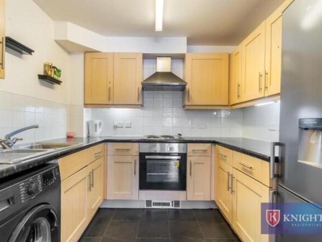 1 bedroom flat for sale in Methven Court, The Broadway, London, N9