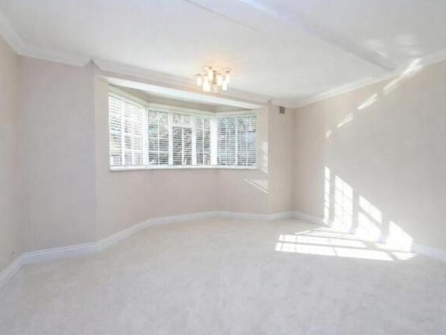 1 bedroom flat for sale in Milton Road, Ickenham, UB10