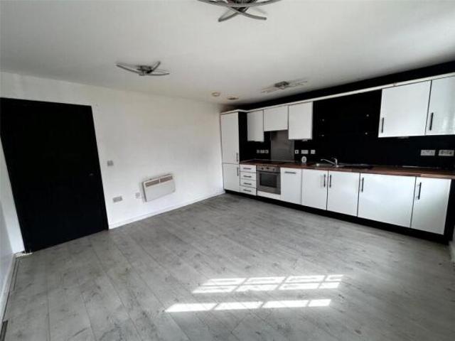 1 bedroom flat for sale in Mill Court Drive, Radcliffe, Manchester, Greater Manchester, M26