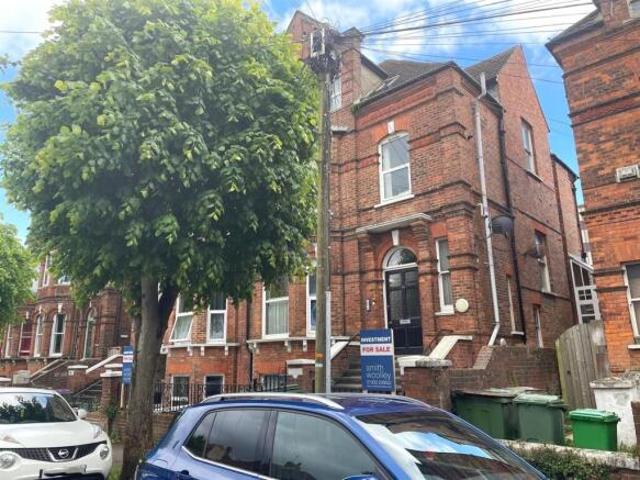 1 bedroom flat for sale in Millfield, Folkestone, CT20
