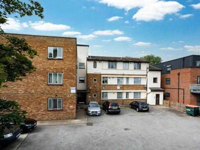 1 Bedroom Flat For Sale In Mitcham, Surrey