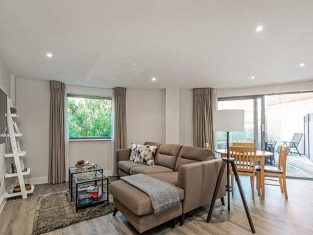 1 Bedroom Flat For Sale In Montaigne Close, Westminster