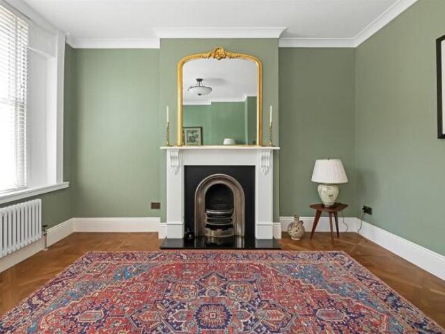 1 bedroom flat for sale in Montpelier Road, London, SE15