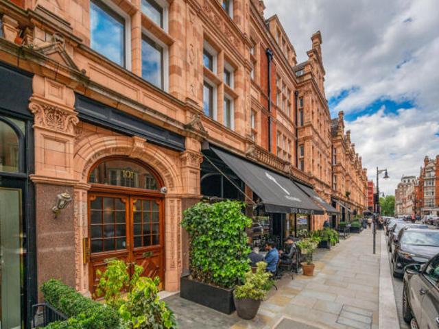 Studio flat for sale in Mount Street, Mayfair, London, W1K