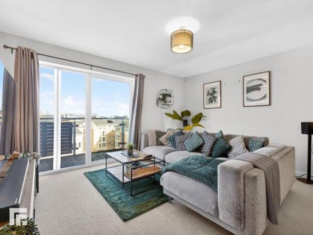 1 bedroom apartment for sale in Munich House, Ezel Court, Century Wharf, Cardiff, CF10