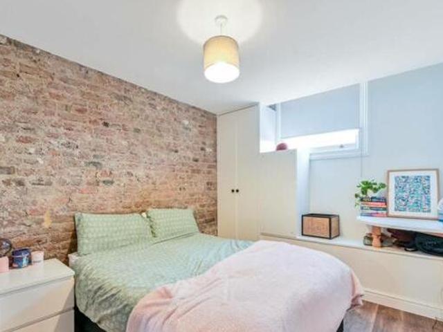 1 Bedroom Flat For Sale In Munster Village, London