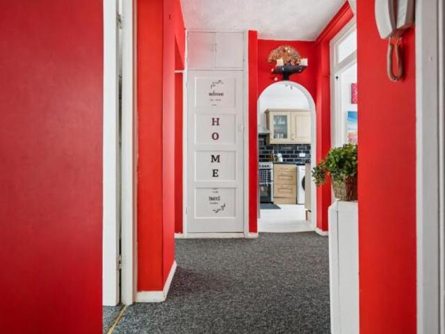 1 bedroom flat for sale in Muirfield Road, South Oxhey, WD19