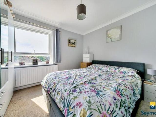 1 bedroom flat for sale in Mulberry Court, Merrow, Guildford, Surrey, GU4