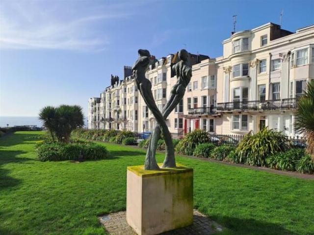 1 bedroom flat for sale in New Steine, Brighton, BN2