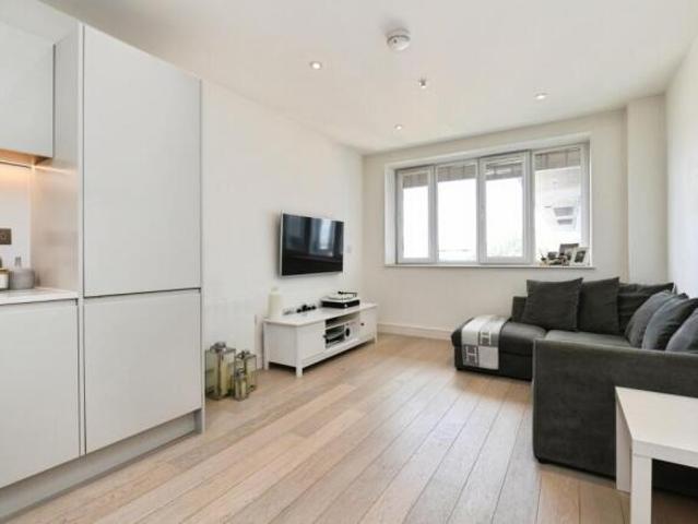 1 bedroom flat for sale in New Road, Brentwood, CM14