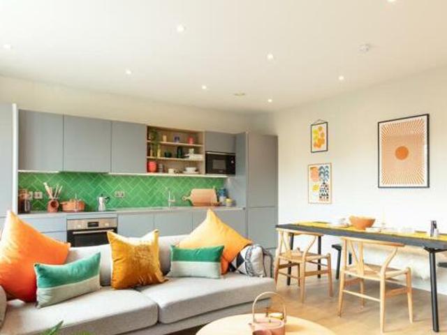 1 Bedroom Flat For Sale In New Village Avenue, London