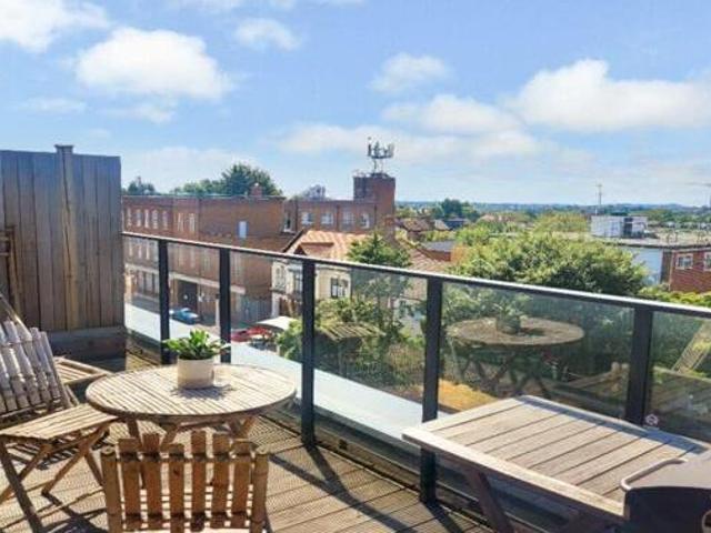 1 Bedroom Flat For Sale In North Finchley, London