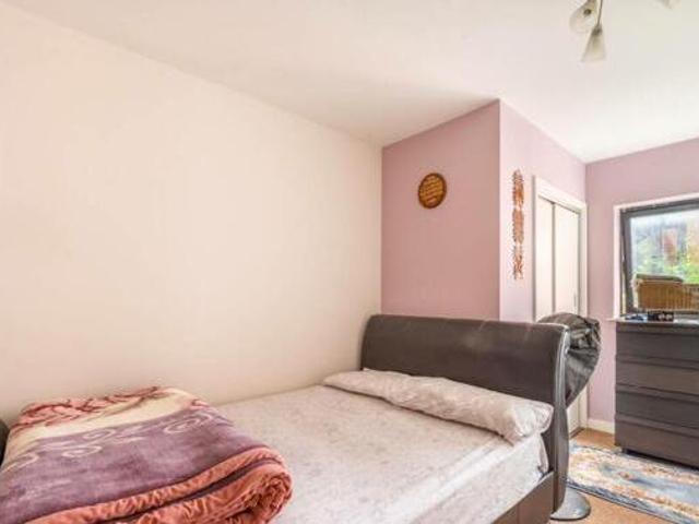 1 Bedroom Flat For Sale In Norbury, London
