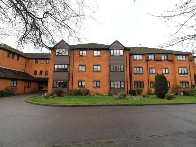 1 bedroom flat for sale in Oakfields, Lychpit, Basingstoke, Hampshire, RG24
