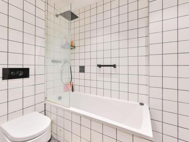 1 bedroom flat for sale in Old Town, Clapham Old Town, London, SW4